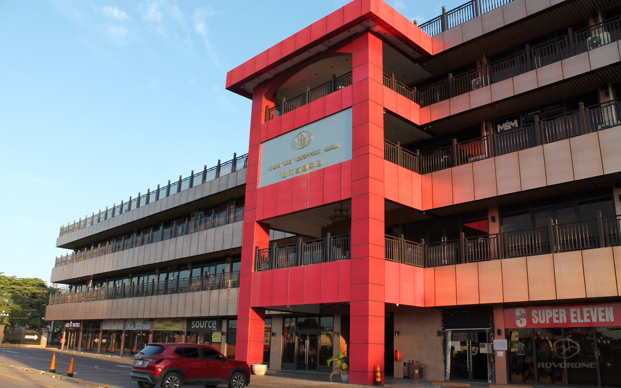 Hung Way Shopping Mall - Rovorone